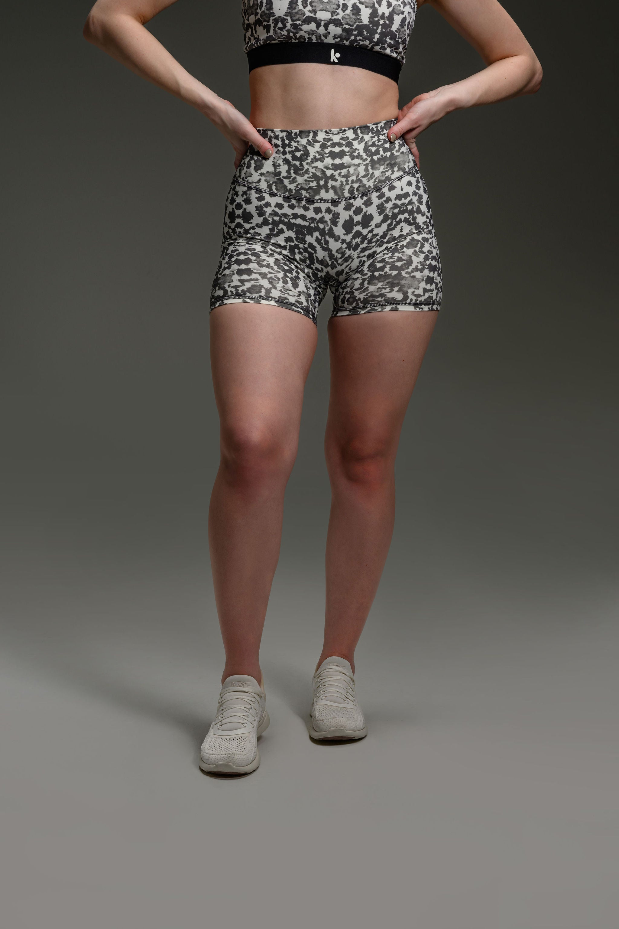 Featherlite Enhance 6" Shorts - Leopard Print – Kamo Fitness
